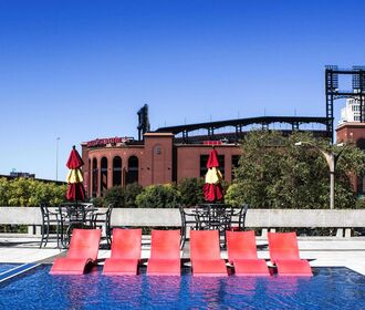 Live in Luxury at Pointe 400 Apartments in St. Louis, MO