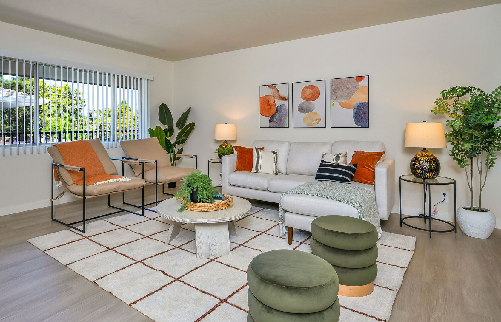 Standiford Court Apartments Photo Gallery | Modesto, CA Apartment Pictures