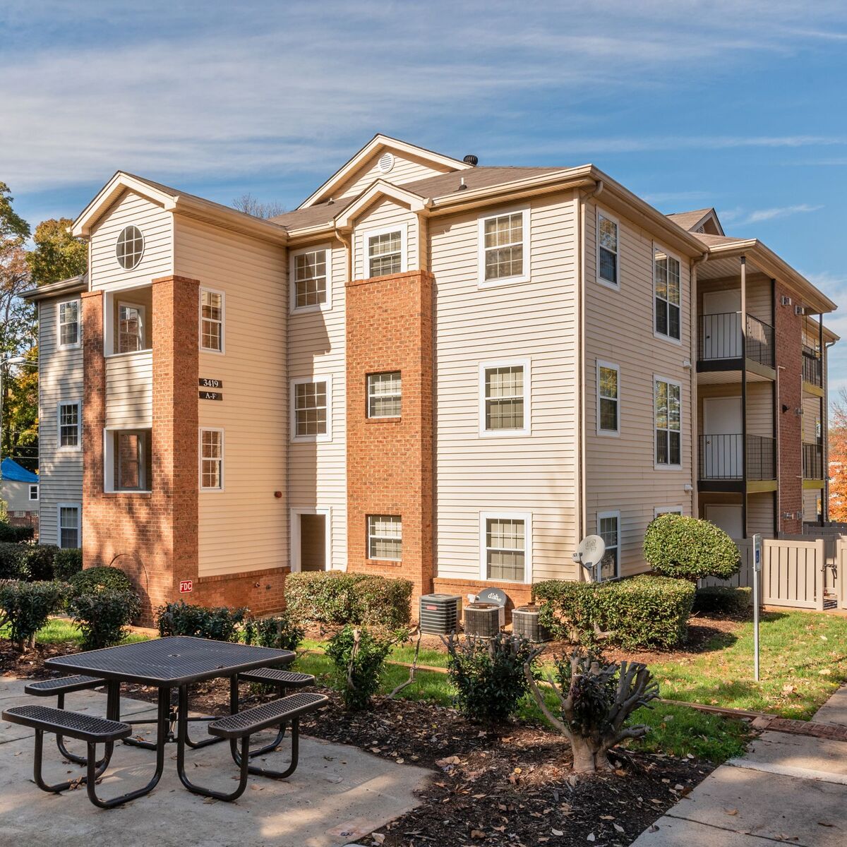 Apartments for Rent in Charlotte, NC | Biscayne Apartment Homes - Home