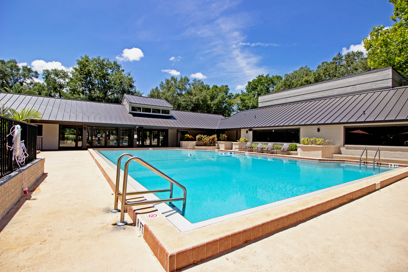 Longwood Apartments | Sabal Club Apartment Homes