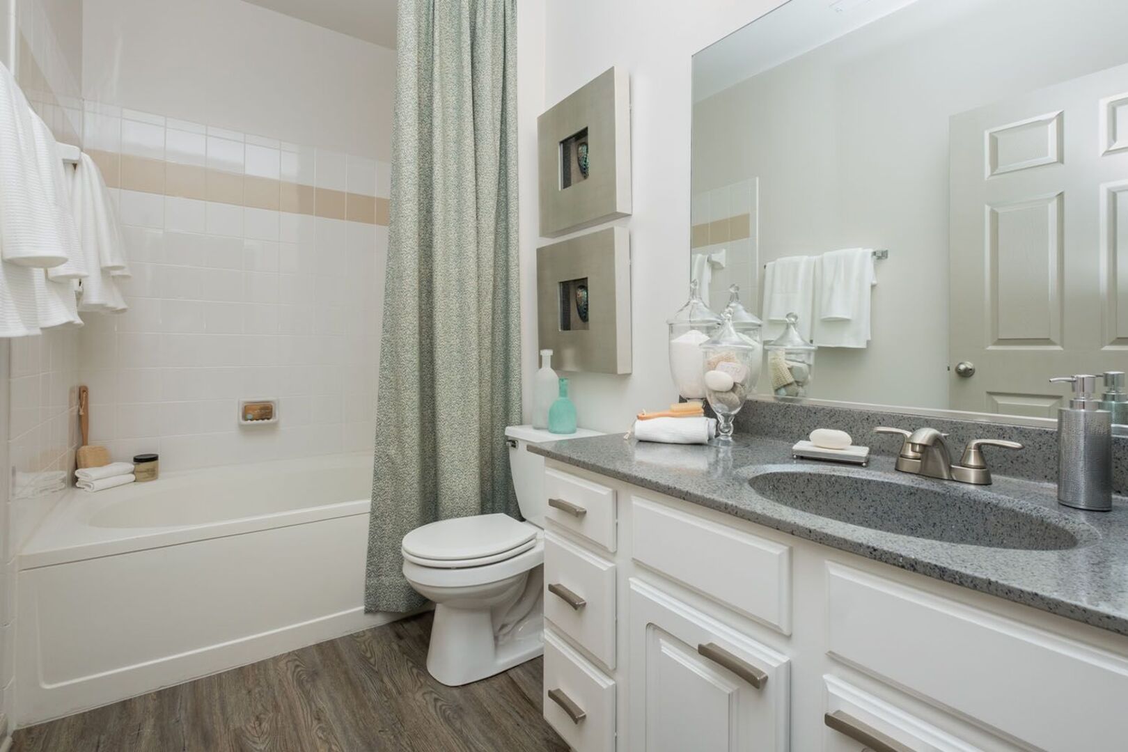 Apartments in Aurora, IL | The Aventine at Oakhurst North | Home