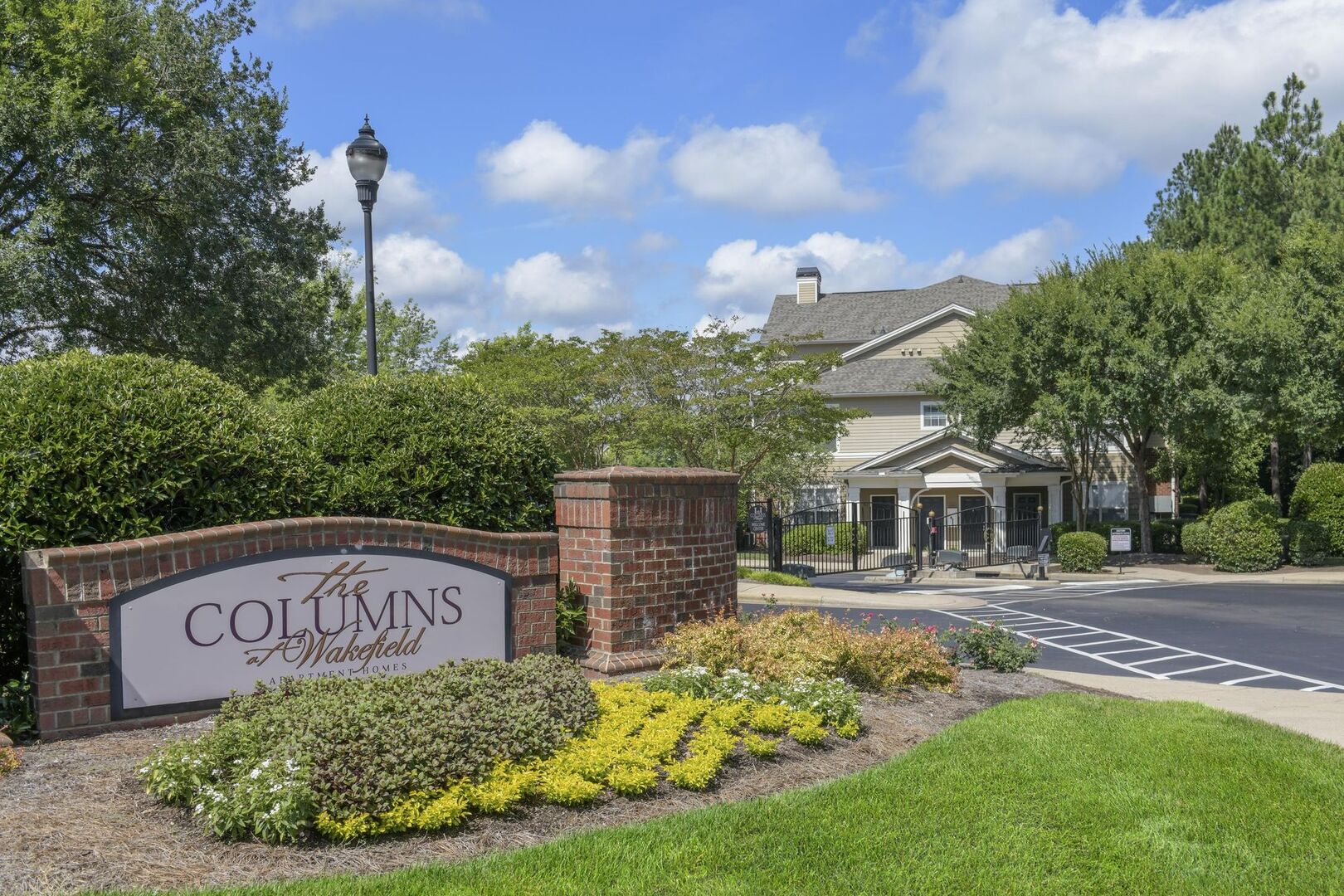 Photo Gallery of The Columns at Wakefield Apartments