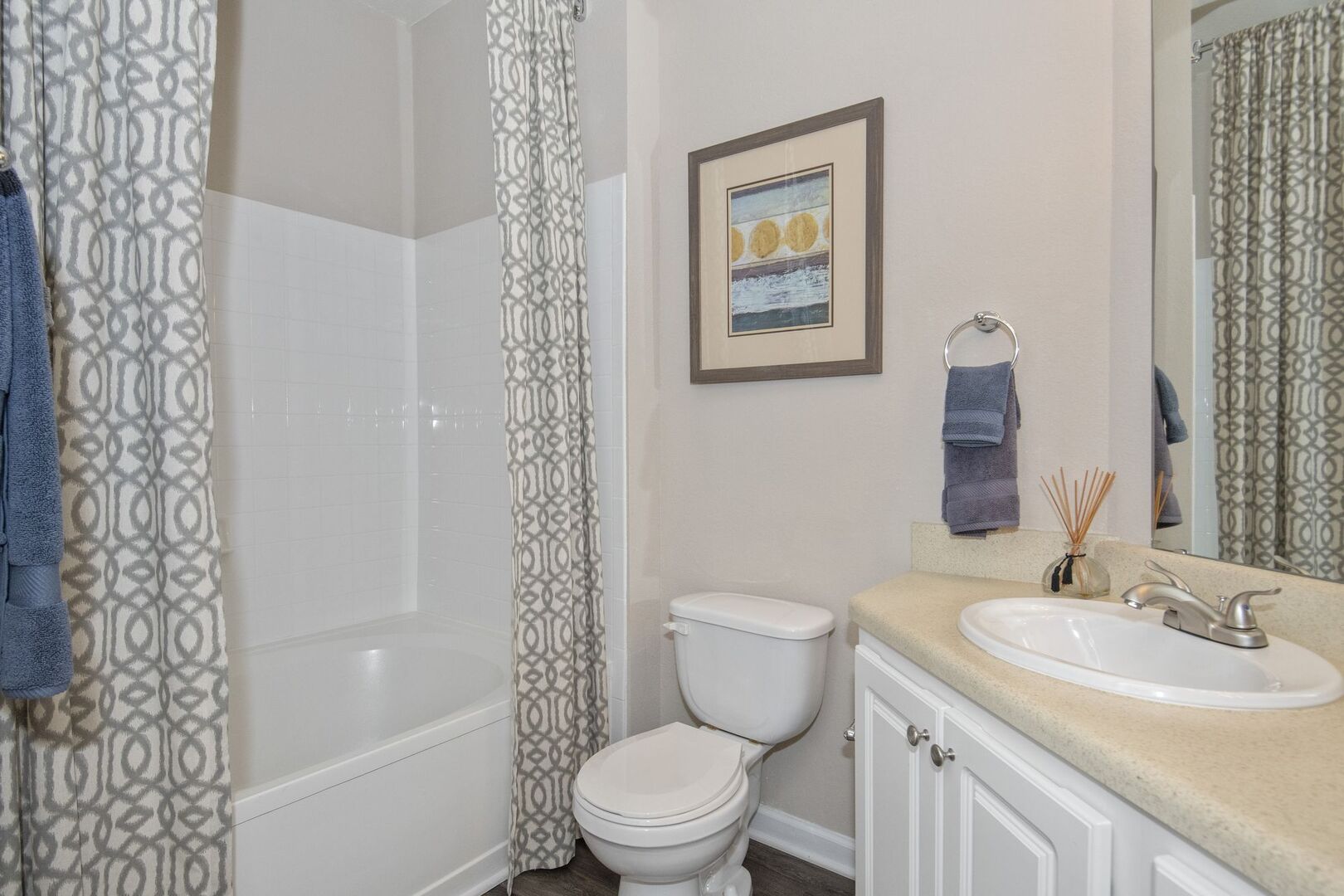 Photo Gallery of The Columns at Wakefield Apartments