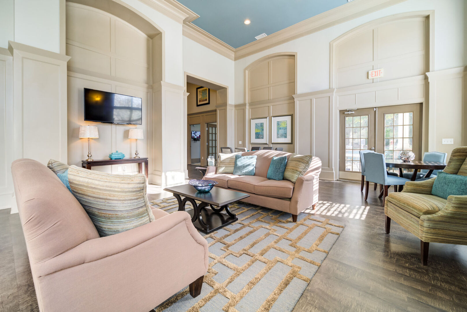 Photo Gallery of The Columns at Wakefield Apartments